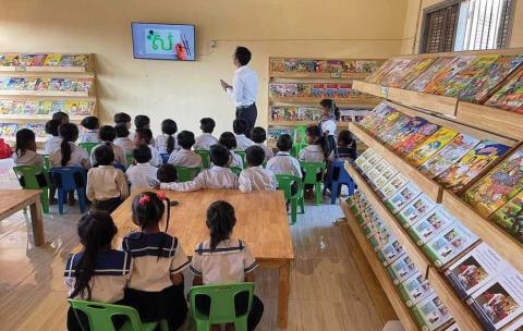 The Phnom Penh Post | Books ahoy! Floating library to set sail on the ...