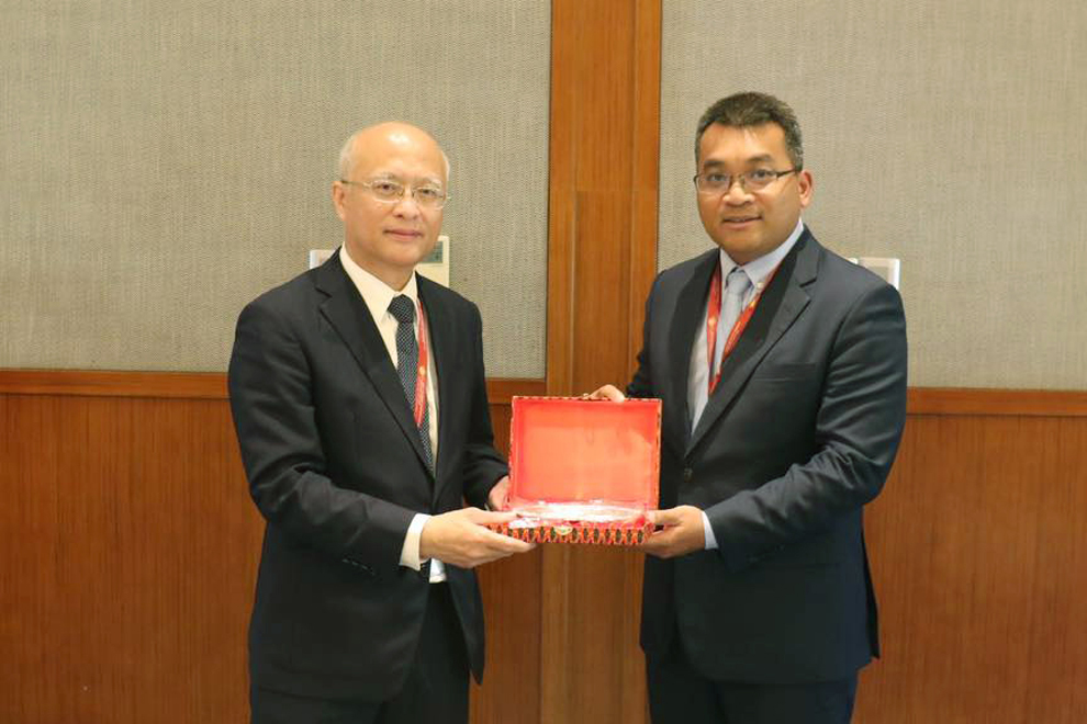 The Phnom Penh Post | Laos, Cambodia boost infrastructure, trade ties