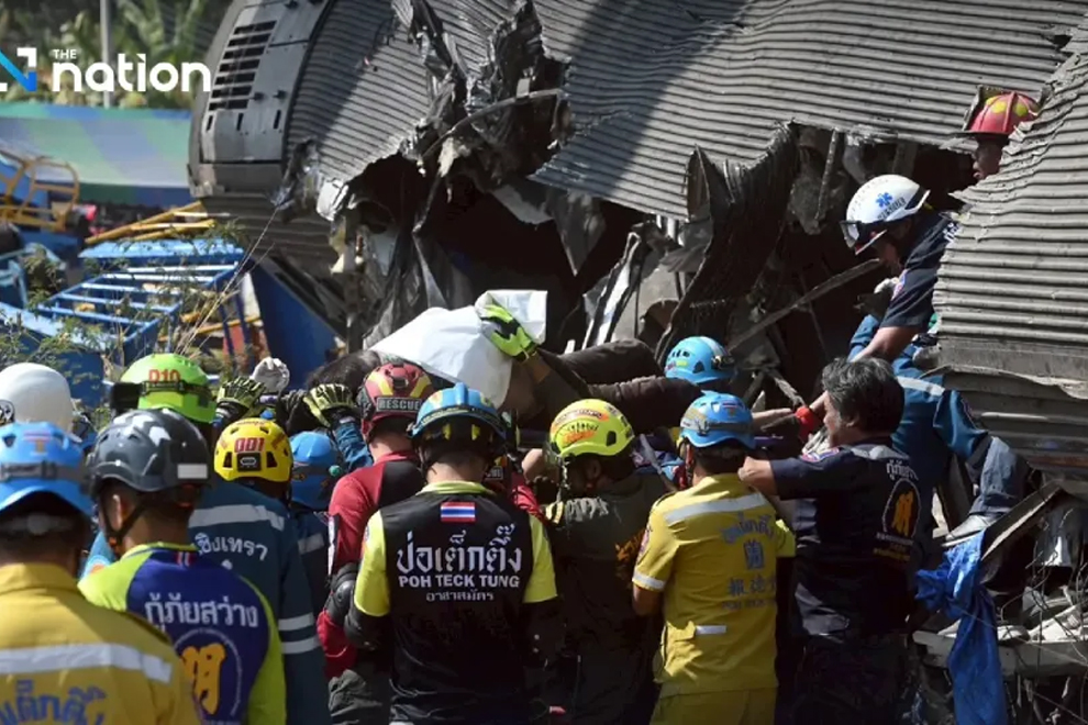 The Phnom Penh Post | Thailand train crash: Authorities rush to clear ...