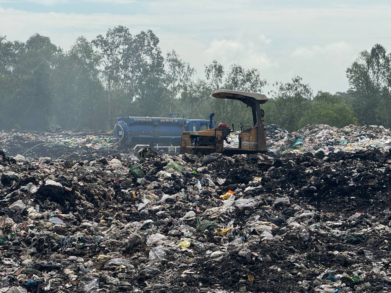Koh Kong landfill fined for burning trash | The Phnom Penh Post