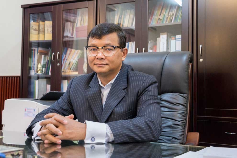 Meet the man behind the exams | Phnom Penh Post