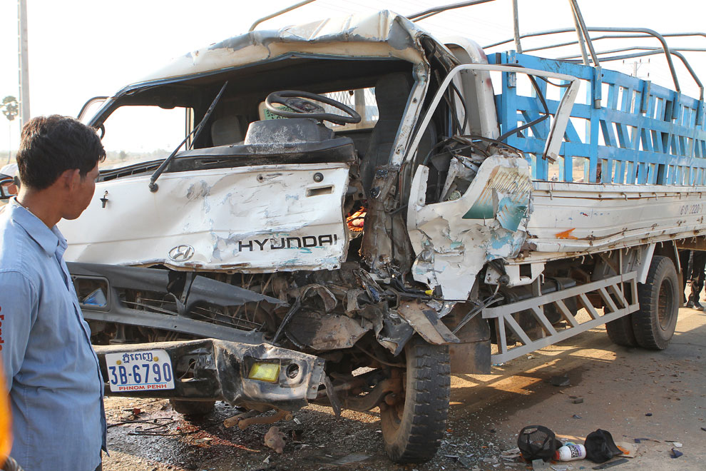 Road accidents drop in 2013 | Phnom Penh Post