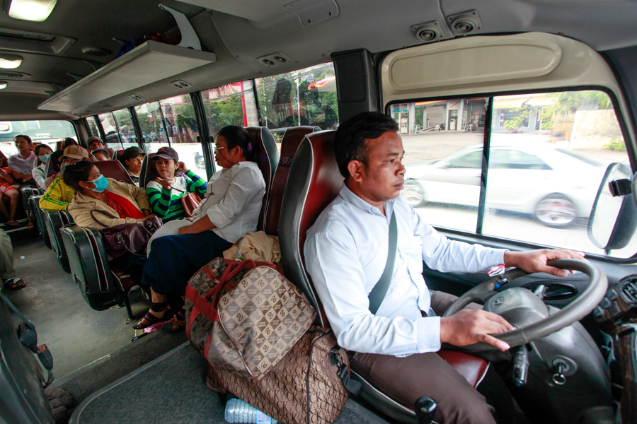 City’s bus drivers to get salary increase | Phnom Penh Post