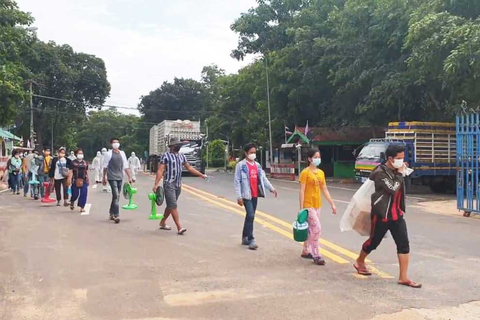 Migrants heading home as Thailand detects Omicron | Phnom Penh Post