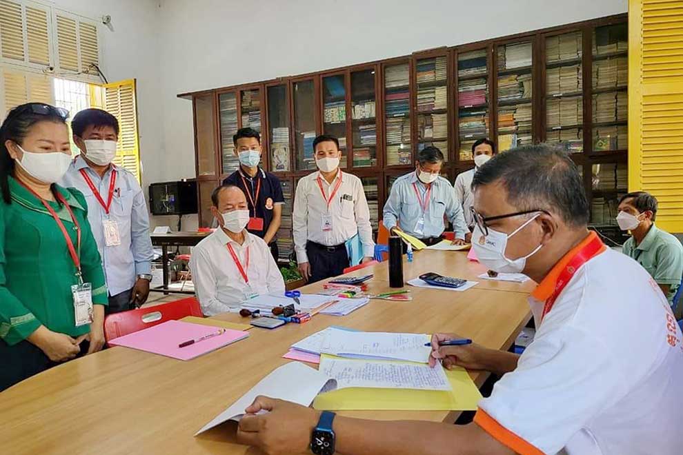 The Phnom Penh Post | Correction of grade 12 exams begins with ACU observing