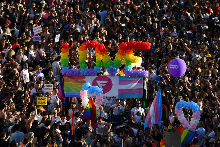 The Phnom Penh Post | Hundreds of thousands march for GayPride