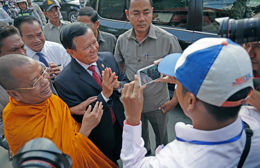 Rainsy, premier to ring in KNY | The Phnom Penh Post