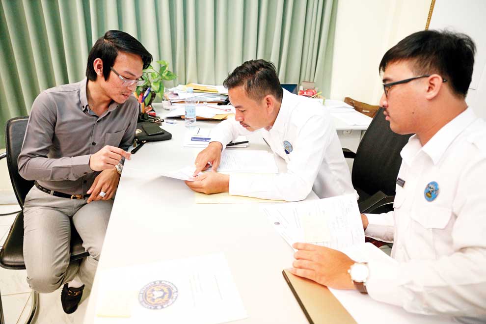 The Phnom Penh Post | NEC closes party registration