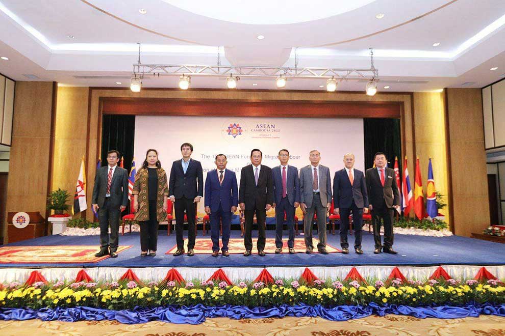 The Phnom Penh Post | Minister: Benefits declaration for migrants ...