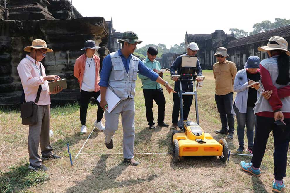 ANA holds training course on ground penetrating radar | The Phnom Penh Post
