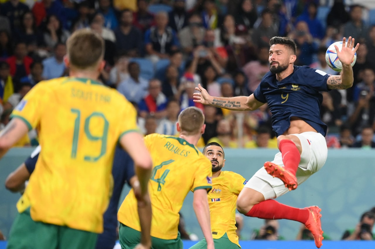 Giroud equals Henry record as World Cup holders France sink Australia ...