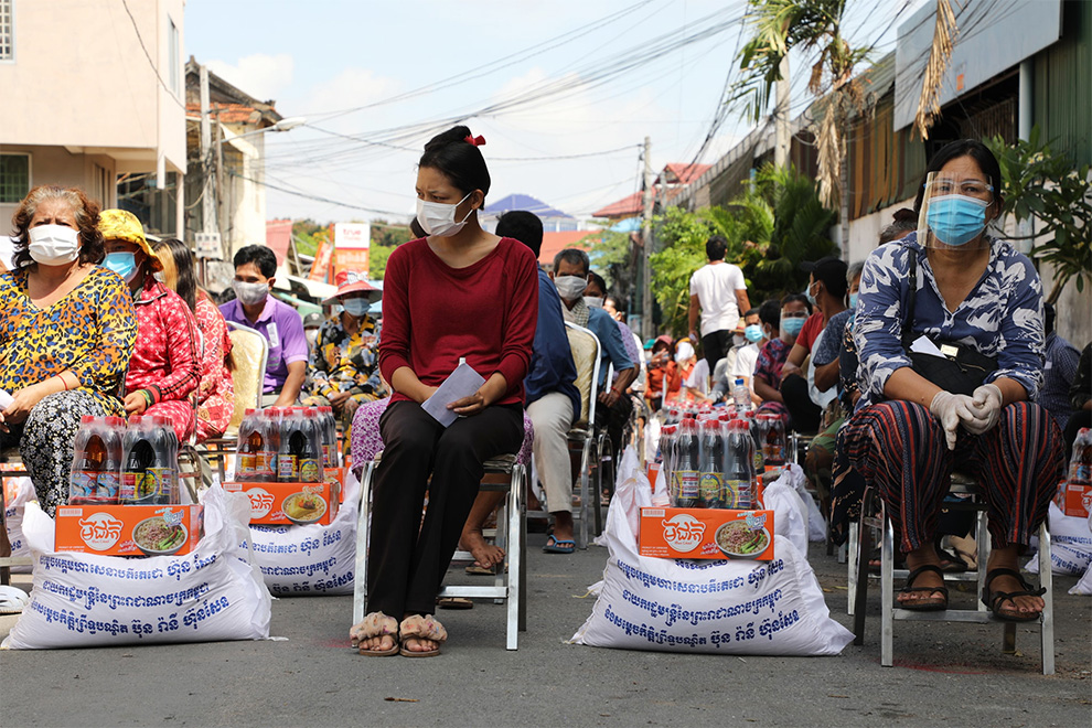 The Phnom Penh Post | Residents applaud gov't aid initiative amid lockdown