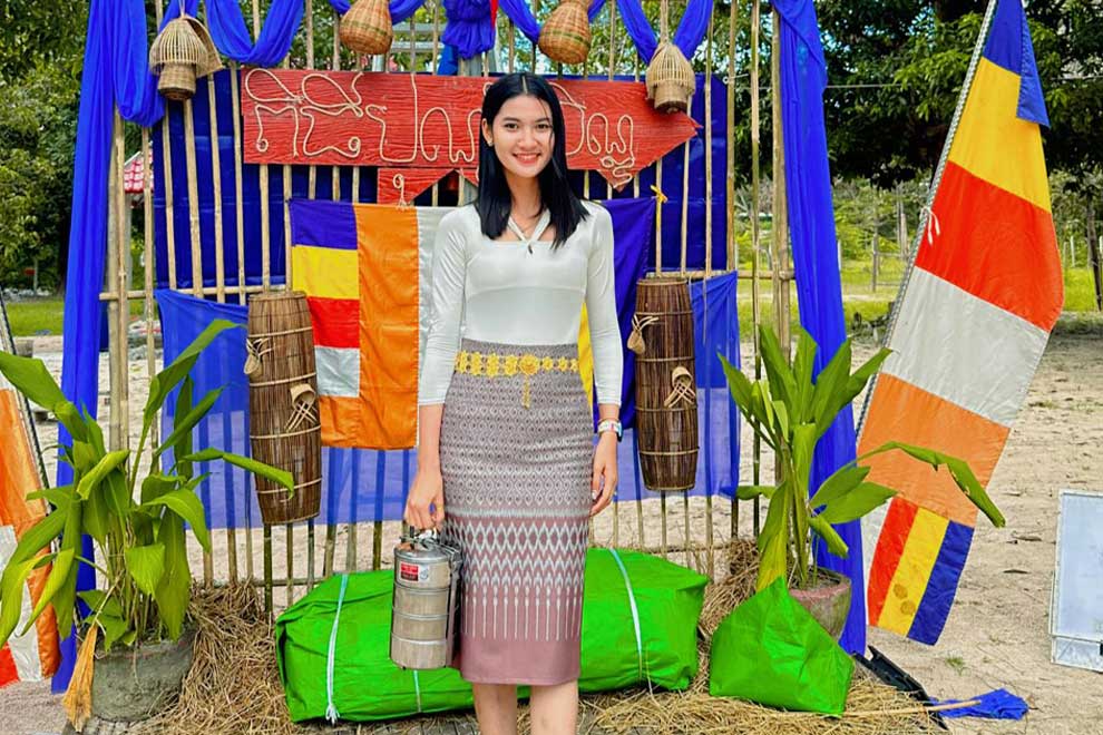 Pchum Ben shines spotlight on value young people still place on tradition | Phnom Penh Post
