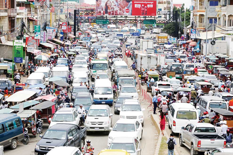 The Phnom Penh Post | City blocks major road to thwart CNRP’s attempt ...