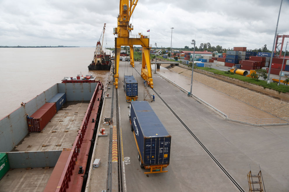 Tax, customs revenue passes $4B in first nine months | Phnom Penh Post