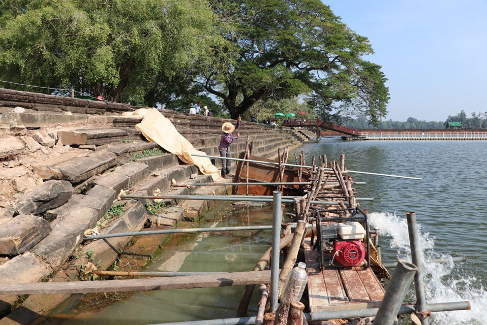 Ancient methods restore Angkor Wat’s moats | The Phnom Penh Post