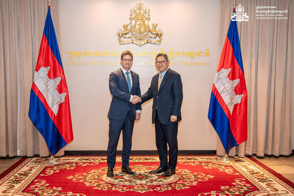 Oz confirms expansion of cooperation | Phnom Penh Post