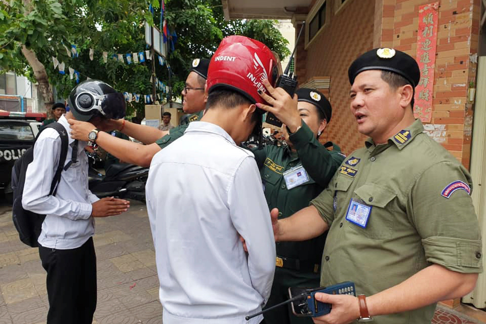 The Phnom Penh Post | Police stop 20,000 for not wearing helmets