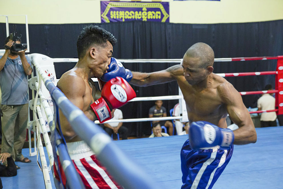 Cambodian boxers head to Thailand for training ahead of Asia ...