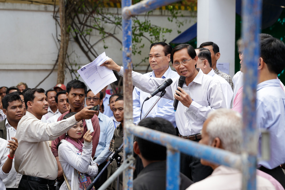 CNRP plans second petition over political stalemate | Phnom Penh Post